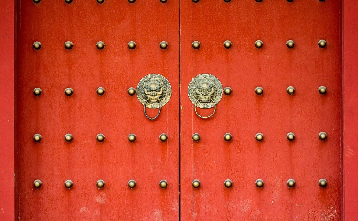 Types of Interior Doors by Method of Opening - BuffelenDoor